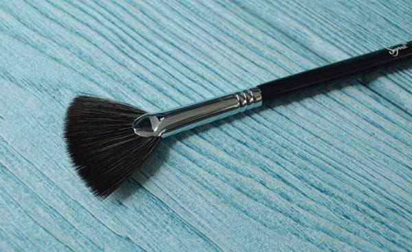 Кисть Sigma Beauty Strobing Fan Brush F42: мой отзыв | Beauty Hamster
