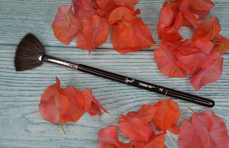 Кисть Sigma Beauty Strobing Fan Brush F42: мой отзыв | Beauty Hamster